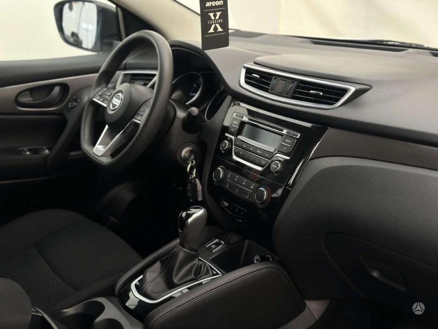 White Nissan Qashqai 2018 in Vilnius, with an engine capacity of 1.20 L and mileage of 113 thousand km for 11590 €, photo 14 on AUTOMOTO.COM.LV