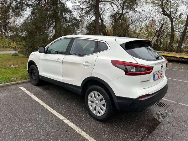 White Nissan Qashqai 2018 in Taurage, with an engine capacity of 1.46 L and mileage of 178 thousand km for 8500 €, photo 2 on AUTOMOTO.COM.LV