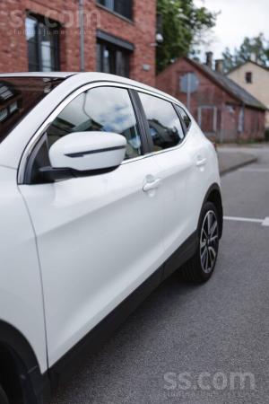 Balts Nissan Qashqai 2018 Rīga, ar dzinēja tilpumu 1.20 L un nobraukumu 100 tūkst. km par 12500 €, foto 3 vietnē AUTOMOTO.COM.LV