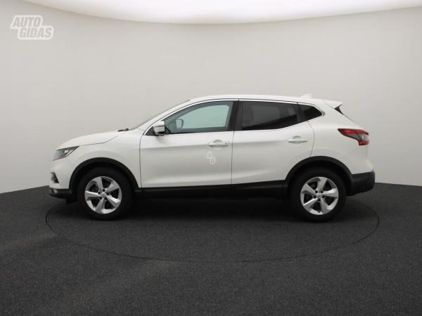 White Nissan Qashqai 2018 in Vilnius, with an engine capacity of 1.20 L and mileage of 196 thousand km for 11099 €, photo 6 on AUTOMOTO.COM.LV
