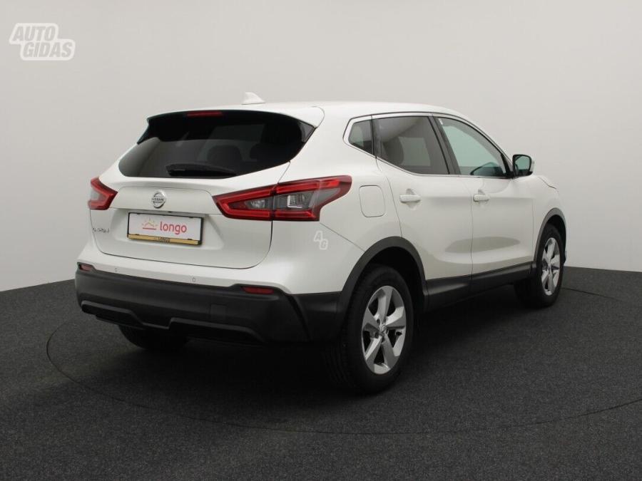 White Nissan Qashqai 2018 in Vilnius, with an engine capacity of 1.20 L and mileage of 196 thousand km for 11099 €, photo 8 on AUTOMOTO.COM.LV