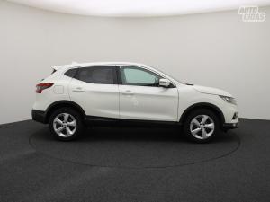 White Nissan Qashqai 2018 in Vilnius, with an engine capacity of 1.20 L and mileage of 196 thousand km for 11099 €, photo 9 on AUTOMOTO.COM.LV