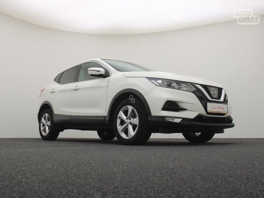 White Nissan Qashqai 2018 in Vilnius, with an engine capacity of 1.20 L and mileage of 196 thousand km for 11099 €, photo 11 on AUTOMOTO.COM.LV