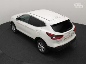White Nissan Qashqai 2018 in Vilnius, with an engine capacity of 1.20 L and mileage of 196 thousand km for 11099 €, photo 12 on AUTOMOTO.COM.LV
