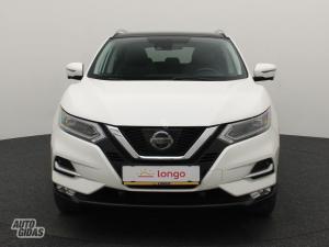 White Nissan Qashqai 2018 in Vilnius, with an engine capacity of 1.60 L and mileage of 105 thousand km for 14999 €, photo 3 on AUTOMOTO.COM.LV