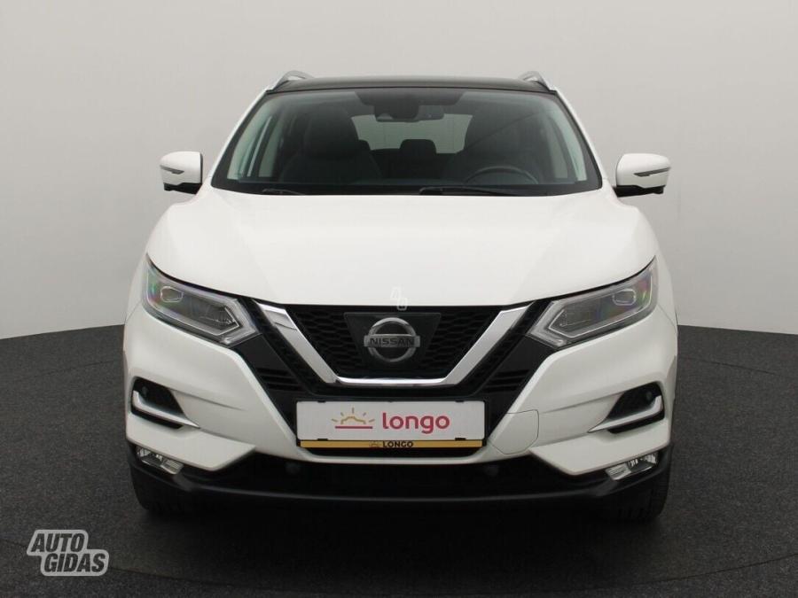 White Nissan Qashqai 2018 in Vilnius, with an engine capacity of 1.60 L and mileage of 105 thousand km for 14999 €, photo 3 on AUTOMOTO.COM.LV