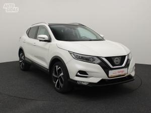 White Nissan Qashqai 2018 in Vilnius, with an engine capacity of 1.60 L and mileage of 105 thousand km for 14999 €, photo 10 on AUTOMOTO.COM.LV