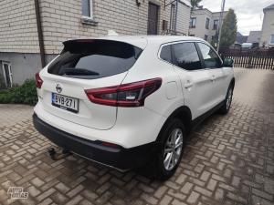 White Nissan Qashqai 2018 in Telschi, with an engine capacity of 1.20 L and mileage of 187 thousand km for 8800 €, photo 7 on AUTOMOTO.COM.LV