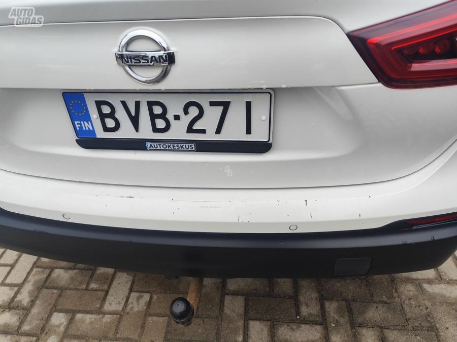 White Nissan Qashqai 2018 in Telschi, with an engine capacity of 1.20 L and mileage of 187 thousand km for 8800 €, photo 9 on AUTOMOTO.COM.LV