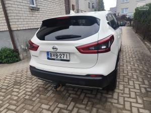White Nissan Qashqai 2018 in Telschi, with an engine capacity of 1.20 L and mileage of 187 thousand km for 8800 €, photo 10 on AUTOMOTO.COM.LV