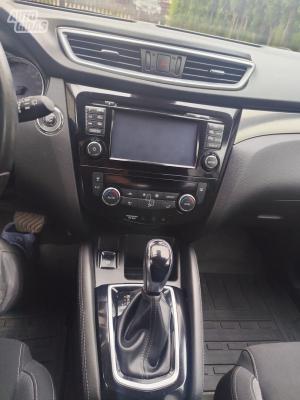White Nissan Qashqai 2018 in Telschi, with an engine capacity of 1.20 L and mileage of 187 thousand km for 8800 €, photo 27 on AUTOMOTO.COM.LV