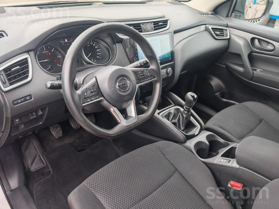 Balts Nissan Qashqai 2018 Rīga, ar dzinēja tilpumu 1.60 L un nobraukumu 220 tūkst. km par 10890 €, foto 24 vietnē AUTOMOTO.COM.LV