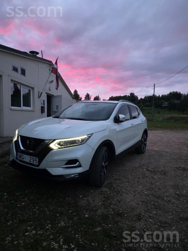 Balts Nissan Qashqai 2018 Krāslava, ar dzinēja tilpumu 1.20 L un nobraukumu 112 tūkst. km par 10500 €, foto 1 vietnē AUTOMOTO.COM.LV