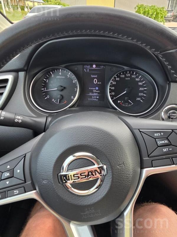 White Nissan Qashqai 2018 in Kraslava, with an engine capacity of 1.20 L and mileage of 112 thousand km for 10500 €, photo 9 on AUTOMOTO.COM.LV