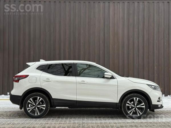 White Nissan Qashqai 2018 in Riga, with an engine capacity of 1.20 L and mileage of 219 thousand km for 9990 €, photo 7 on AUTOMOTO.COM.LV