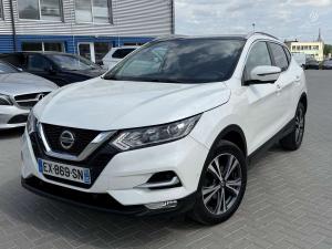 White Nissan Qashqai 2018 in Taurage, with an engine capacity of 1.60 L and mileage of 300 thousand km for 8300 €, photo  on AUTOMOTO.COM.LV
