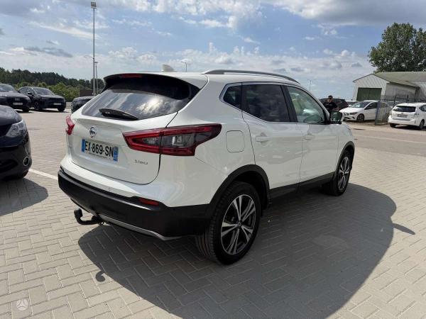 Balts Nissan Qashqai 2018 Tauragė, ar dzinēja tilpumu 1.60 L un nobraukumu 300 tūkst. km par 8300 €, foto 4 vietnē AUTOMOTO.COM.LV