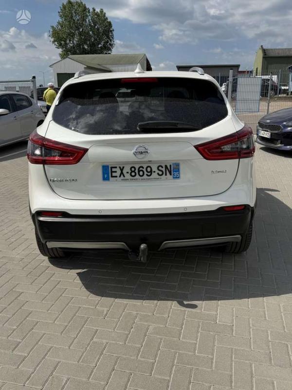 Balts Nissan Qashqai 2018 Tauragė, ar dzinēja tilpumu 1.60 L un nobraukumu 300 tūkst. km par 8300 €, foto 5 vietnē AUTOMOTO.COM.LV