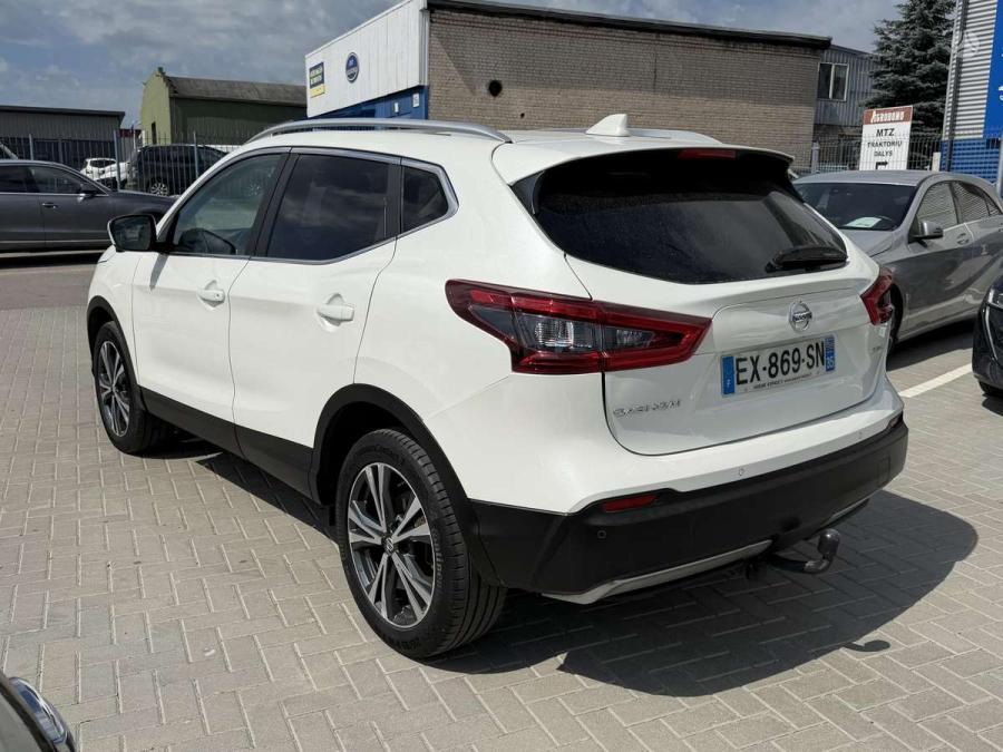 Белый Ниссан Кашкай 2018 в Таураге, объемом двигателя 1.60 л и пробегом 300 тыс. км за 8300 €, фото 7 на AUTOMOTO.COM.LV