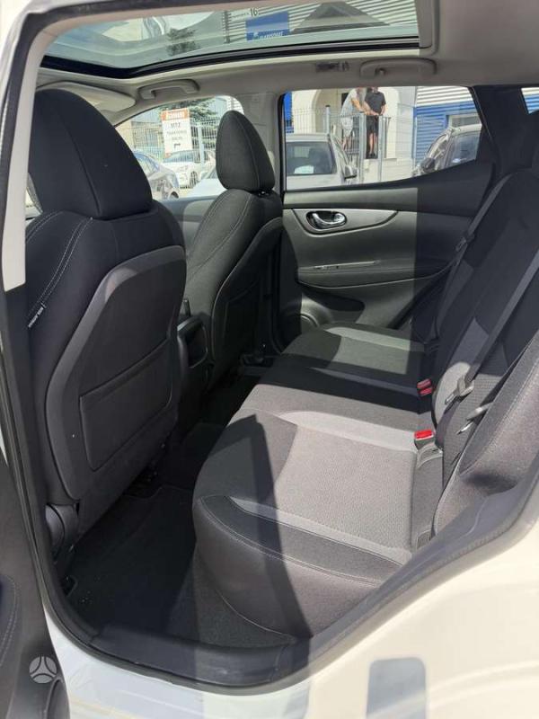 Balts Nissan Qashqai 2018 Tauragė, ar dzinēja tilpumu 1.60 L un nobraukumu 300 tūkst. km par 8300 €, foto 7 vietnē AUTOMOTO.COM.LV