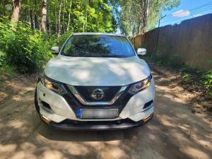 White Nissan Qashqai 2018 in Vilnius, with an engine capacity of 1.20 L and mileage of 51 thousand km for 4300 €, photo 3 on AUTOMOTO.COM.LV
