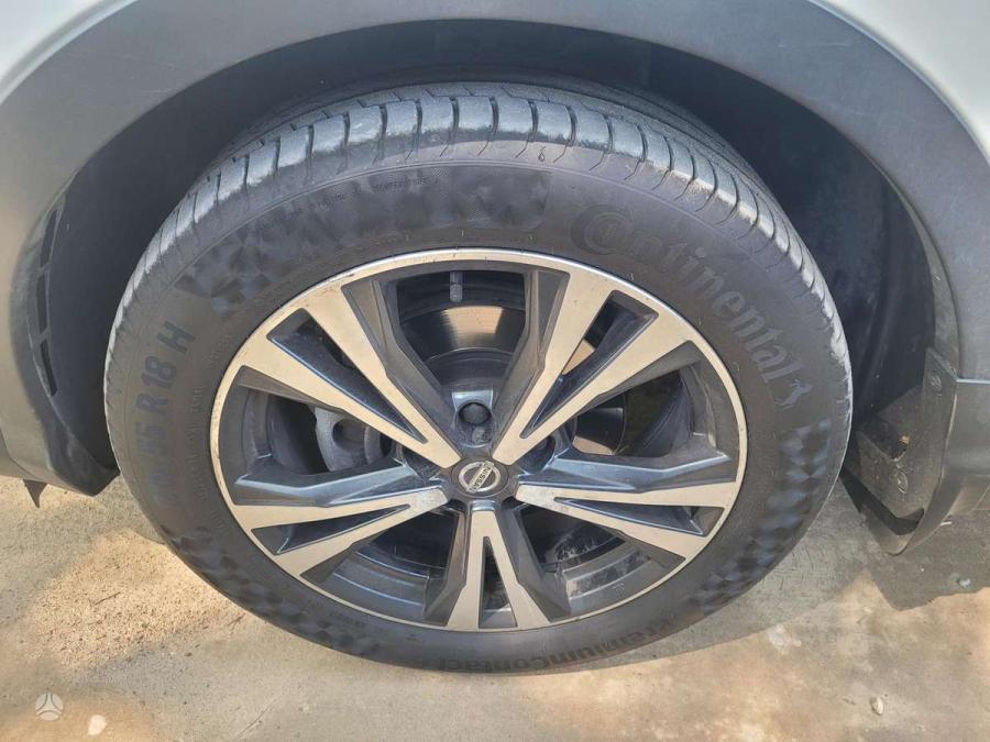 White Nissan Qashqai 2018 in Vilnius, with an engine capacity of 1.20 L and mileage of 51 thousand km for 4300 €, photo 20 on AUTOMOTO.COM.LV
