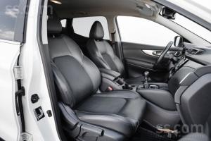 White Nissan Qashqai 2018 in Riga, with an engine capacity of 1.20 L and mileage of 112 thousand km for 10900 €, photo 7 on AUTOMOTO.COM.LV