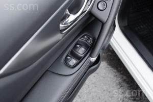 White Nissan Qashqai 2018 in Riga, with an engine capacity of 1.20 L and mileage of 112 thousand km for 10900 €, photo 10 on AUTOMOTO.COM.LV