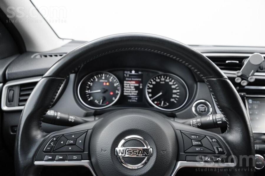 White Nissan Qashqai 2018 in Riga, with an engine capacity of 1.20 L and mileage of 112 thousand km for 10900 €, photo 13 on AUTOMOTO.COM.LV