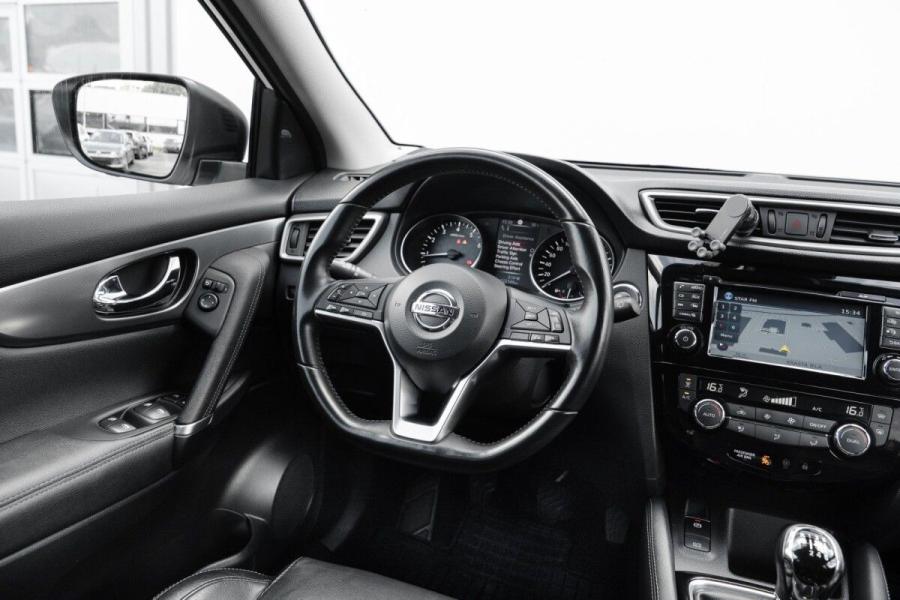 White Nissan Qashqai 2018 in Riga, with an engine capacity of 1.20 L and mileage of 112 thousand km for 10900 €, photo 19 on AUTOMOTO.COM.LV