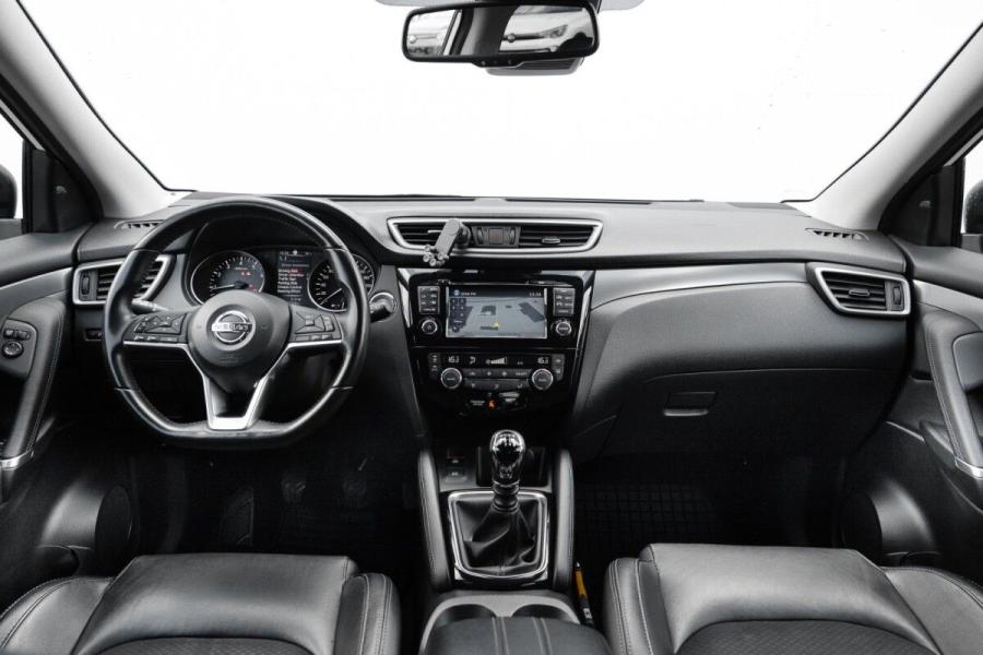 White Nissan Qashqai 2018 in Riga, with an engine capacity of 1.20 L and mileage of 112 thousand km for 10900 €, photo 20 on AUTOMOTO.COM.LV