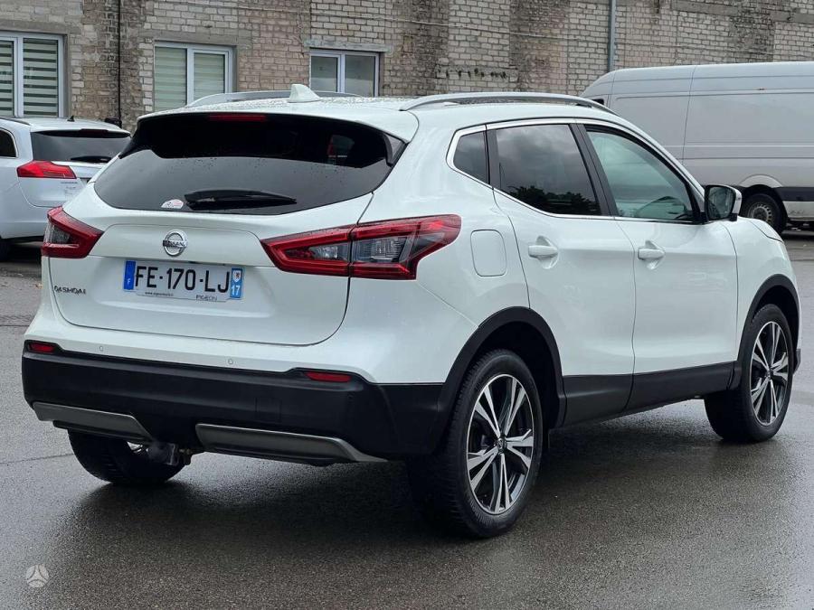 Balts Nissan Qashqai 2018 Tauragė, ar dzinēja tilpumu 1.20 L un nobraukumu 127 tūkst. km par 10000 €, foto 4 vietnē AUTOMOTO.COM.LV