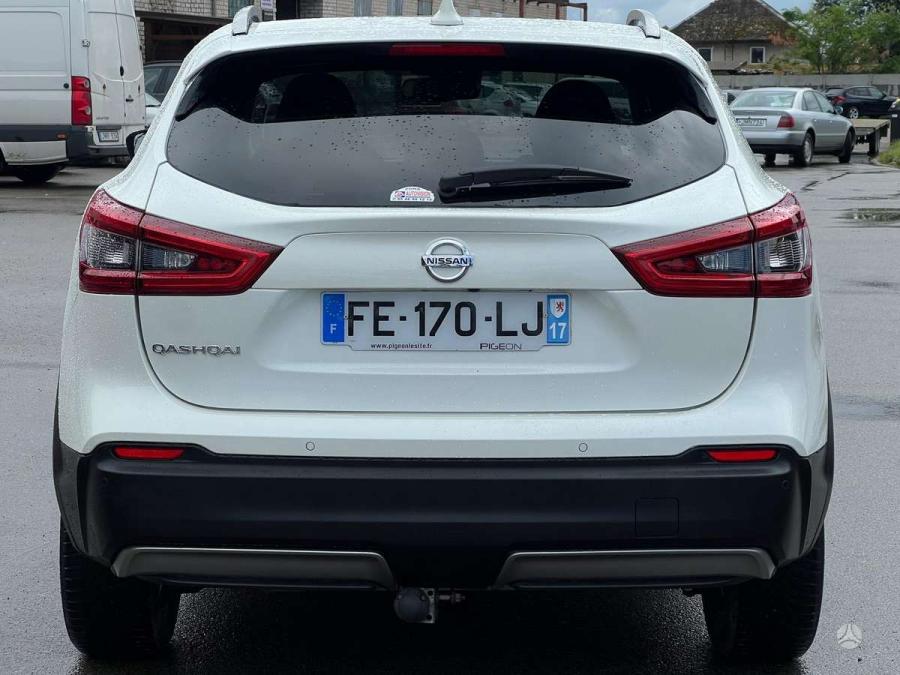 Balts Nissan Qashqai 2018 Tauragė, ar dzinēja tilpumu 1.20 L un nobraukumu 127 tūkst. km par 10000 €, foto 9 vietnē AUTOMOTO.COM.LV
