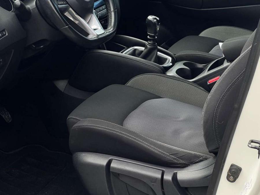 Balts Nissan Qashqai 2018 Tauragė, ar dzinēja tilpumu 1.20 L un nobraukumu 127 tūkst. km par 10000 €, foto 18 vietnē AUTOMOTO.COM.LV