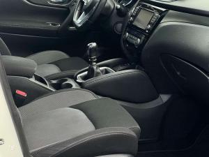 Balts Nissan Qashqai 2018 Tauragė, ar dzinēja tilpumu 1.20 L un nobraukumu 127 tūkst. km par 10000 €, foto 21 vietnē AUTOMOTO.COM.LV