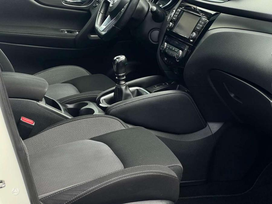 Balts Nissan Qashqai 2018 Tauragė, ar dzinēja tilpumu 1.20 L un nobraukumu 127 tūkst. km par 10000 €, foto 21 vietnē AUTOMOTO.COM.LV