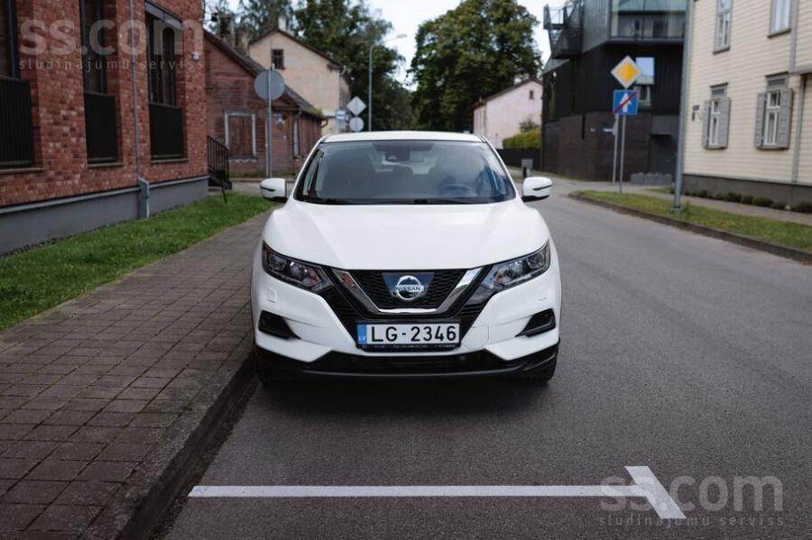 Balts Nissan Qashqai 2018 Rīga, ar dzinēja tilpumu 1.20 L un nobraukumu 102 tūkst. km par 11800 €, foto 1 vietnē AUTOMOTO.COM.LV