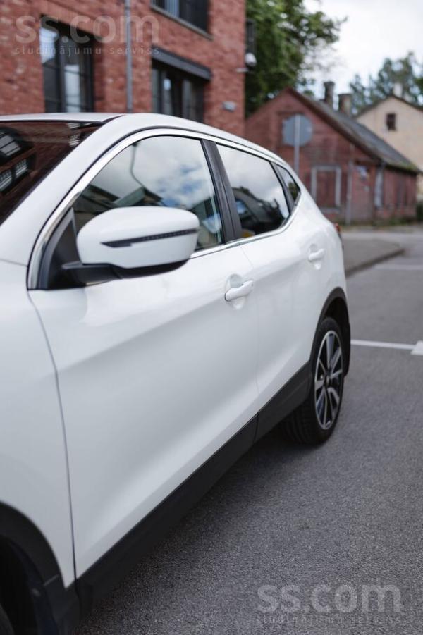 Balts Nissan Qashqai 2018 Rīga, ar dzinēja tilpumu 1.20 L un nobraukumu 102 tūkst. km par 11800 €, foto 3 vietnē AUTOMOTO.COM.LV