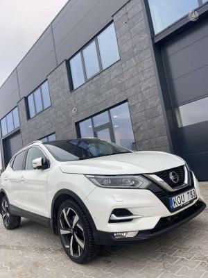 White Nissan Qashqai 2018 in Vilnius, with an engine capacity of 1.20 L and mileage of 156 thousand km for 11950 €, photo  on AUTOMOTO.COM.LV