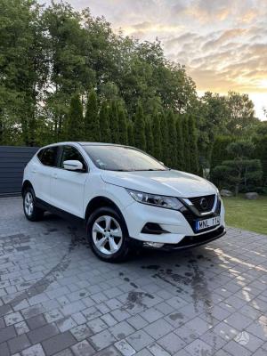 White Nissan Qashqai 2018 in Alytus, with an engine capacity of 1.46 L and mileage of 200 thousand km for 10500 €, photo  on AUTOMOTO.COM.LV