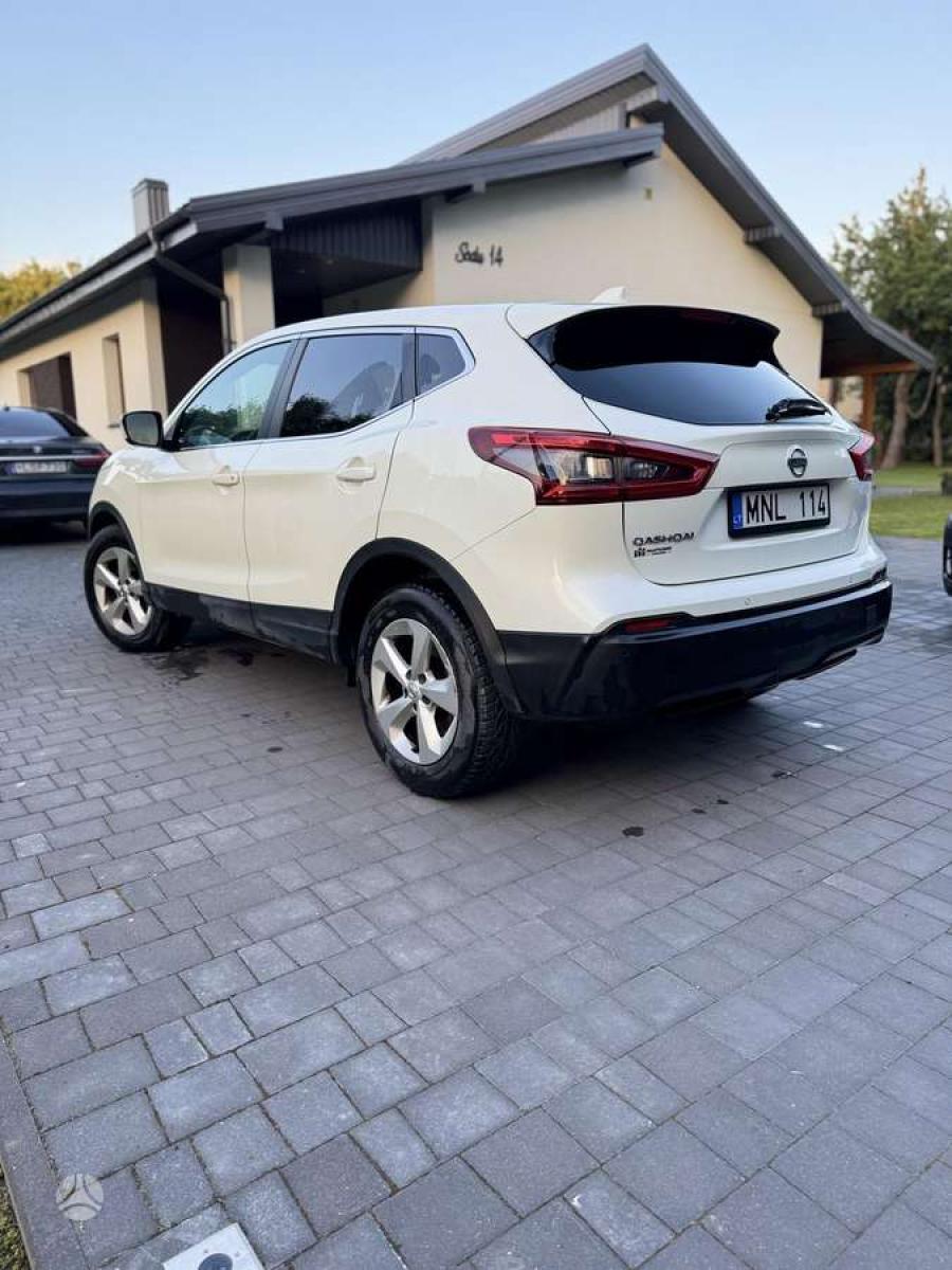 Balts Nissan Qashqai 2018 Alīta, ar dzinēja tilpumu 1.46 L un nobraukumu 200 tūkst. km par 10500 €, foto 13 vietnē AUTOMOTO.COM.LV