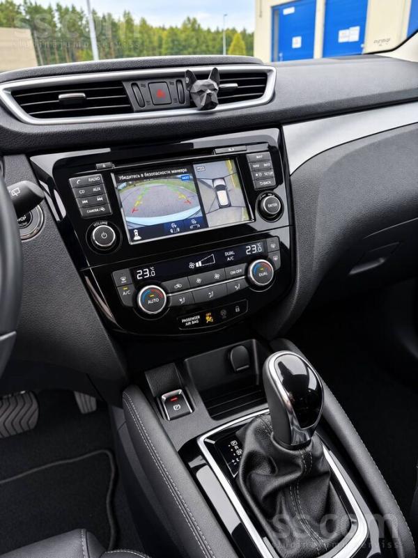 White Nissan Qashqai 2018 in Riga, with an engine capacity of 1.20 L and mileage of 119 thousand km for 11499 €, photo 9 on AUTOMOTO.COM.LV