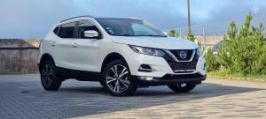 White Nissan Qashqai 2018 in Siauliai, with an engine capacity of 1.60 L and mileage of 218 thousand km for 11300 €, photo  on AUTOMOTO.COM.LV