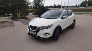 White Nissan Qashqai 2018 in Vilnius, with an engine capacity of 1.20 L and mileage of 80 thousand km for 12900 €, photo 3 on AUTOMOTO.COM.LV