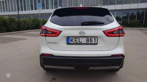 White Nissan Qashqai 2018 in Vilnius, with an engine capacity of 1.20 L and mileage of 80 thousand km for 12900 €, photo 5 on AUTOMOTO.COM.LV