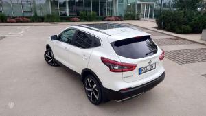 White Nissan Qashqai 2018 in Vilnius, with an engine capacity of 1.20 L and mileage of 80 thousand km for 12900 €, photo 7 on AUTOMOTO.COM.LV
