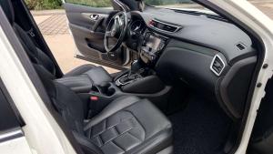White Nissan Qashqai 2018 in Vilnius, with an engine capacity of 1.20 L and mileage of 80 thousand km for 12900 €, photo 11 on AUTOMOTO.COM.LV