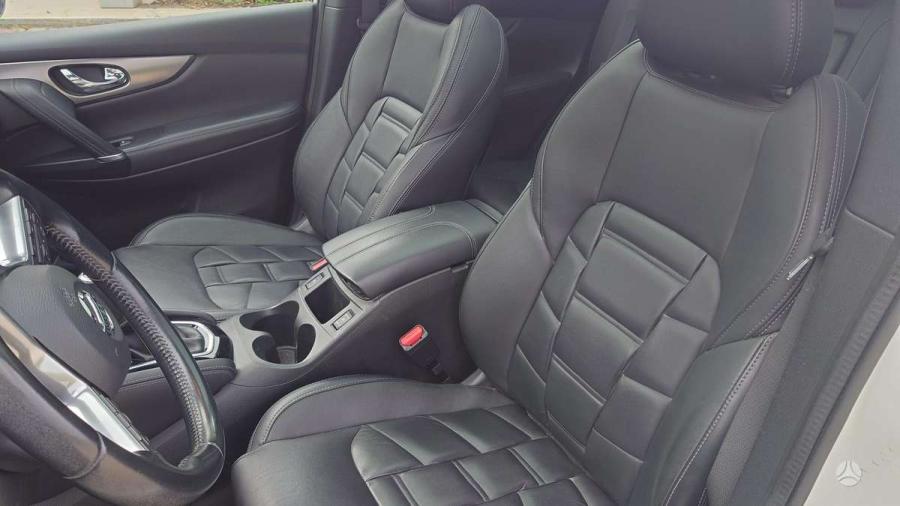 White Nissan Qashqai 2018 in Vilnius, with an engine capacity of 1.20 L and mileage of 80 thousand km for 12900 €, photo 12 on AUTOMOTO.COM.LV