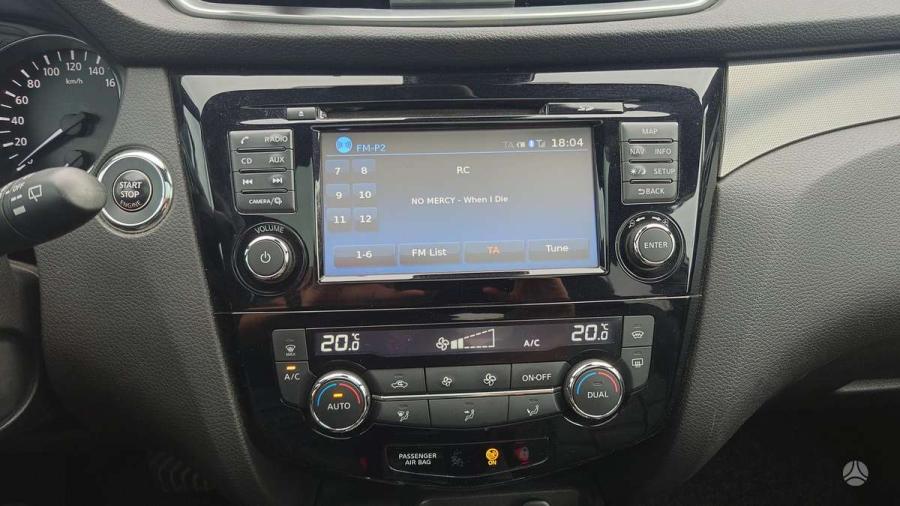 White Nissan Qashqai 2018 in Vilnius, with an engine capacity of 1.20 L and mileage of 80 thousand km for 12900 €, photo 16 on AUTOMOTO.COM.LV