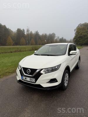 Balts Nissan Qashqai 2018 Jelgava, ar dzinēja tilpumu 1.20 L un nobraukumu 61 tūkst. km par 11800 €, foto  vietnē AUTOMOTO.COM.LV